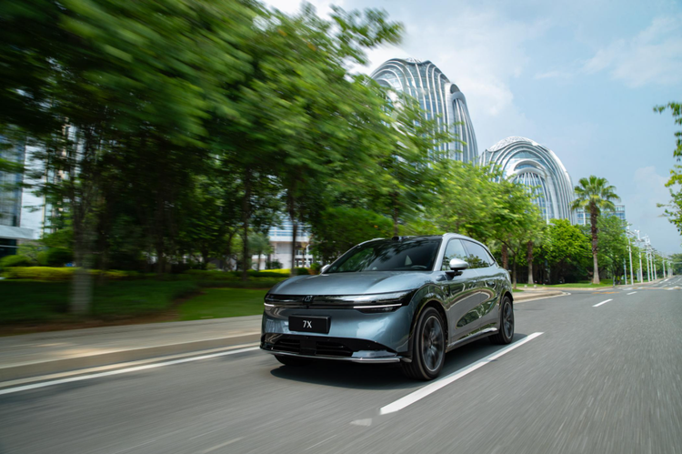 电动车王者之争！极氪7X凭什么对抗智界R7和Model Y？_车家号_发现车生活_汽车之家