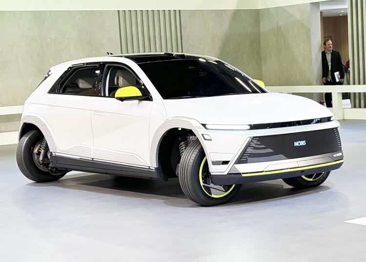 解读现代E‒Corner技术，四轮90度转向，实现原地掉头、整车平移_车家号_发现车生活_汽车之家