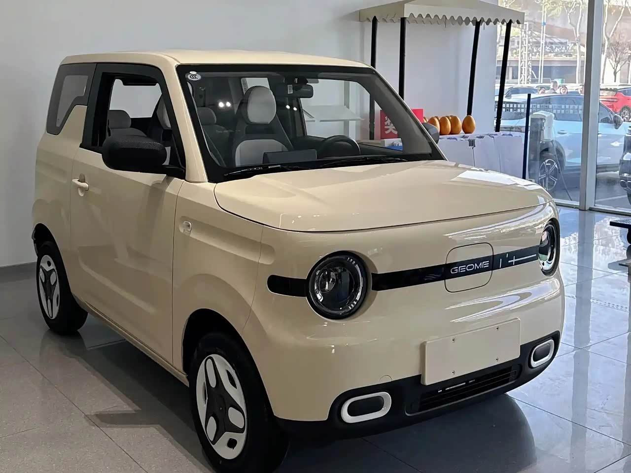 熊猫mini元气熊实车到店！25款新车内外焕新，续航达210km！_车家号_发现车生活_汽车之家