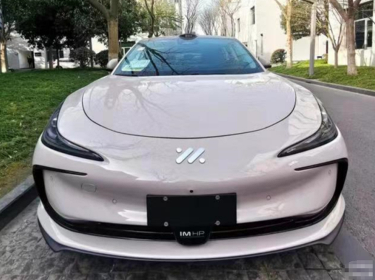 智己L6预计4月份上市，搭载半固态电池技术，续航达1000km_车家号_发现车生活_汽车之家