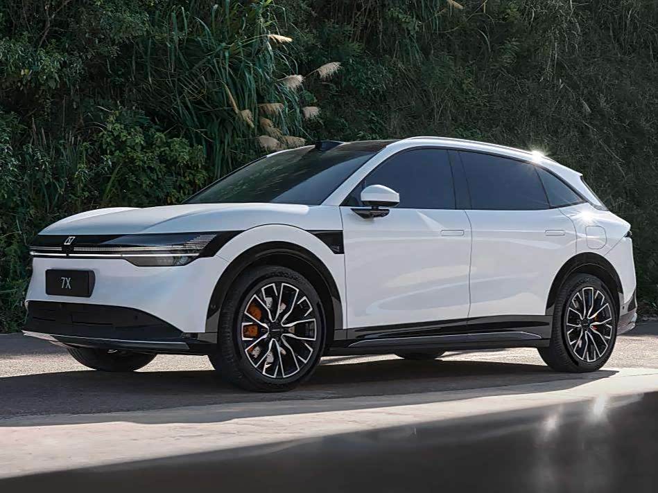 极氪7X给新疆飞虎男篮带来了什么？豪华电动SUV的优势解密！_车家号_发现车生活_汽车之家