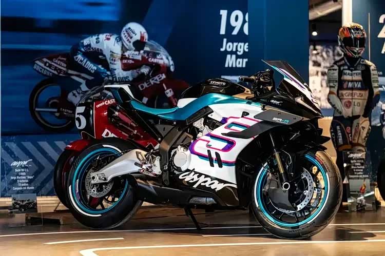 【文章】春风首款三缸跑车675SR亮相，零百加速仅需3.5秒？_车家号_汽车之家