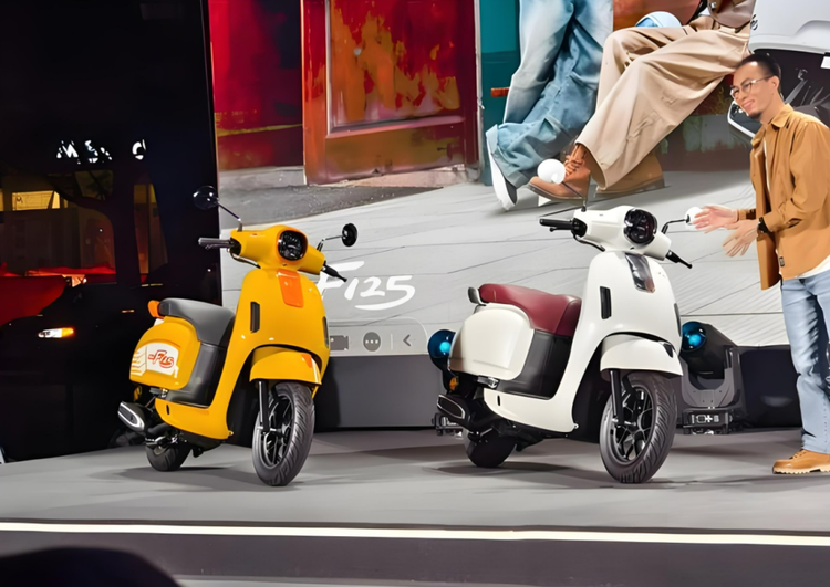 【文章】五羊本田复古踏板F125亮相，配置高得不像是本田！_车家号_汽车之家