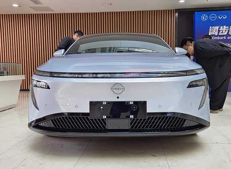 酷似小鹏P7的N7来了！东风日产实车到店，续航620KM超给力！_车家号_发现车生活_汽车之家