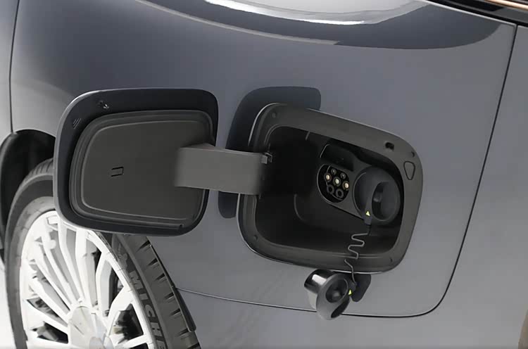 昊铂HL大揭秘！豪华座椅+智能驾驶，800V快充+超长续航_车家号_发现车生活_汽车之家