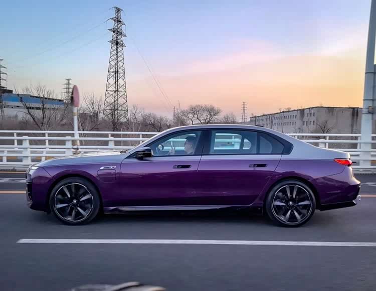 【文章】售价近200万！为什么宝马M760Le是一款真正意义上的好车？_车家号_汽车之家