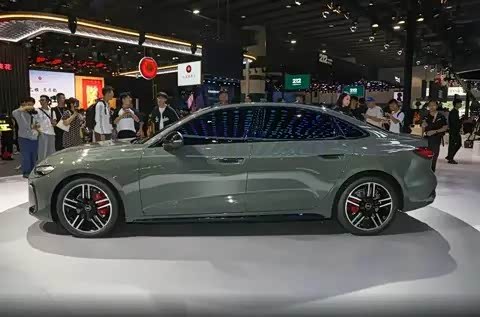 南北奥迪对决：上汽A5L vs 一汽A5L，谁才是年轻人的终极轿跑？_车家号_发现车生活_汽车之家