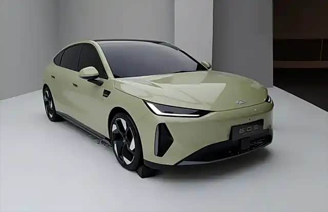 奇瑞风云E05实车再曝！高颜值设计，双动力选择，2025年上市！_车家号_发现车生活_汽车之家