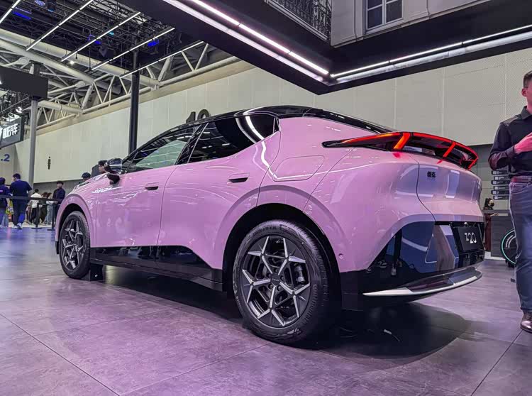 买紧凑型SUV还是中型车？领克Z20和海豹06GT选谁？_车家号_发现车生活_汽车之家