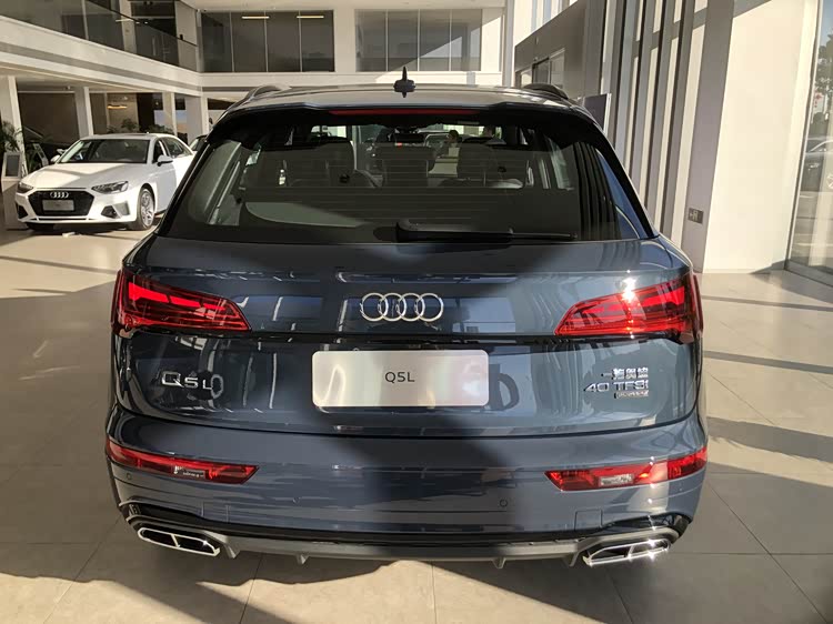 到店实拍奥迪Q5L，标配2.0T+四驱，到底值不值得入手？_车家号_发现车生活_汽车之家