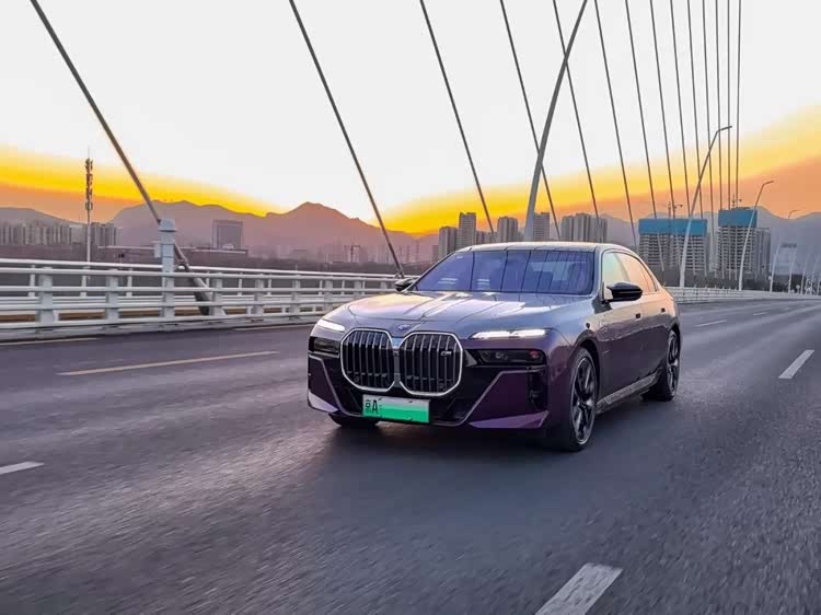 【文章】售价近200万！为什么宝马M760Le是一款真正意义上的好车？_车家号_汽车之家
