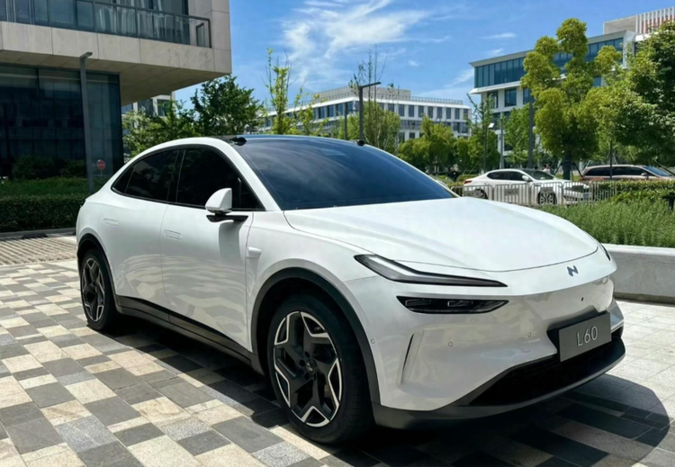 乐道L60实车，900V平台起步预售21.99万，2.95米轴距魔术空间_车家号_发现车生活_汽车之家