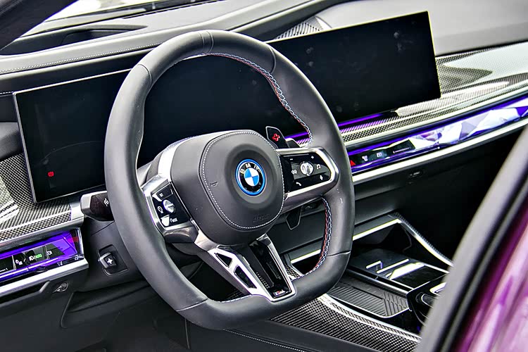 【文章】试驾｜宝马M760Le：虽然没有V12，但依然可以成为“王”_车家号_汽车之家