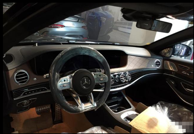 奔驰S65L实车图！搭载6.0T V12发动机售价不菲，近400万方可拥有_车家号_发现车生活_汽车之家