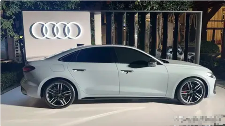 一汽奥迪A5L更多官图曝光，独特车漆+电子滑块换挡，预计明年上市_车家号_发现车生活_汽车之家