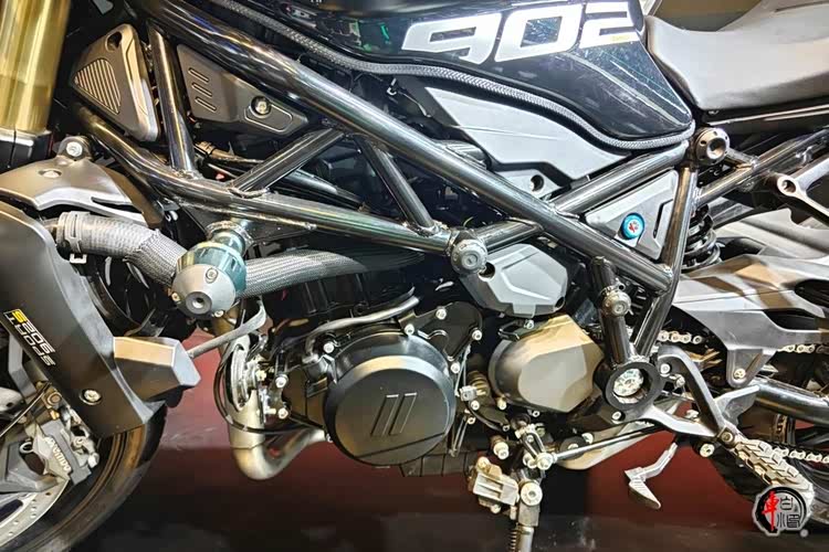 马祖奇+布雷博，贝纳利运动街车902S主打高性价，售价3.98万元_车家号_发现车生活_汽车之家