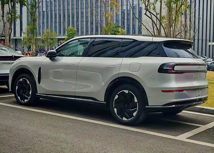 长安启源Q07街拍曝光！比宋L DM更大，女王副驾尊享，374马力强劲_车家号_发现车生活_汽车之家