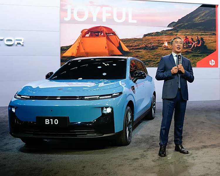 零跑B10内饰曝光，全新设计让人眼前一亮_车家号_发现车生活_汽车之家