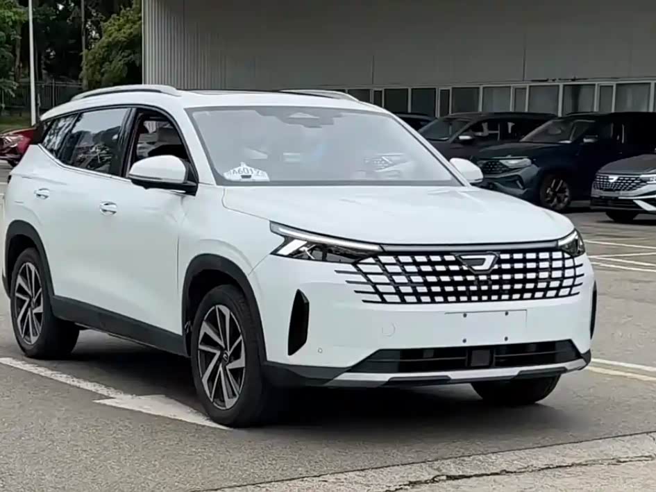 捷达VS8实车曝光：换标大众味+怀挡设计，性价比拉满_车家号_发现车生活_汽车之家