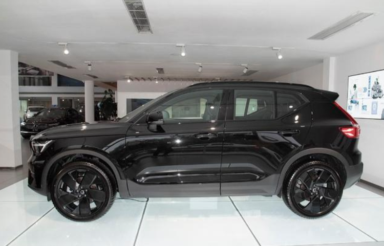 沃尔沃XC40极夜黑版：售价32.08万起，定位将与宝马X1同级_车家号_发现车生活_汽车之家