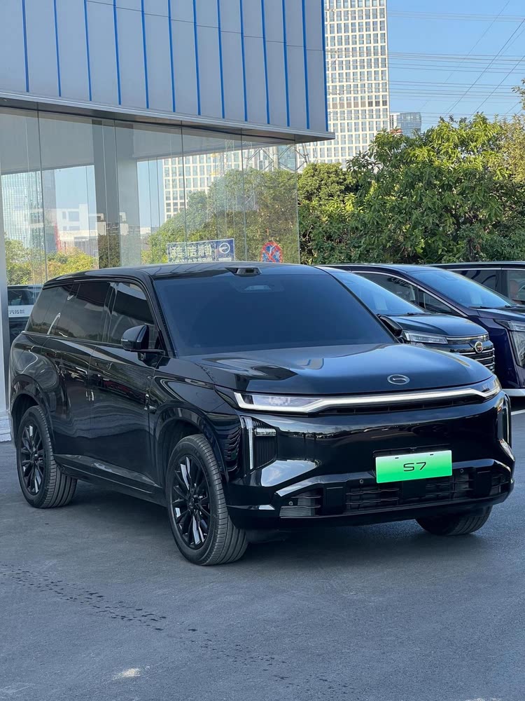 广汽传祺S7到店实拍，轴距超2米8，混动续航超1000km_车家号_发现车生活_汽车之家