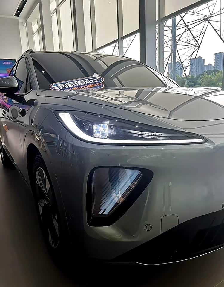 【文章】奇瑞风云E06实车亮相，4.8米车长+冰箱+激光雷达，续航超1600km_车家号_汽车之家