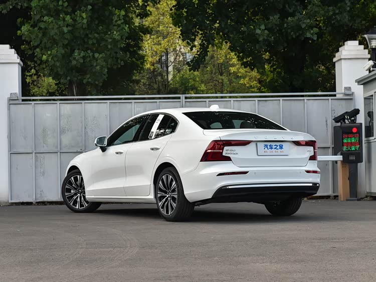 沃尔沃S60：动感精致的外观，搭载2.0T+48V轻混系统_车家号_发现车生活_汽车之家