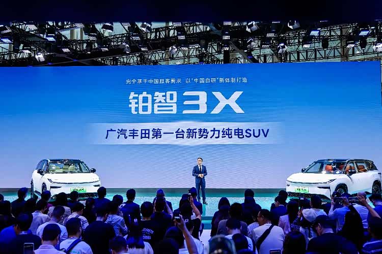 【文章】打响合资新纯电第一枪，铂智3X要做打工人的最强“腿替”_车家号_汽车之家