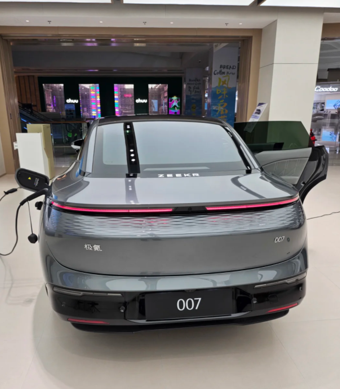 极氪007、小米SU7与智己L6全方位对比，谁是你的理想电动车_车家号_发现车生活_汽车之家