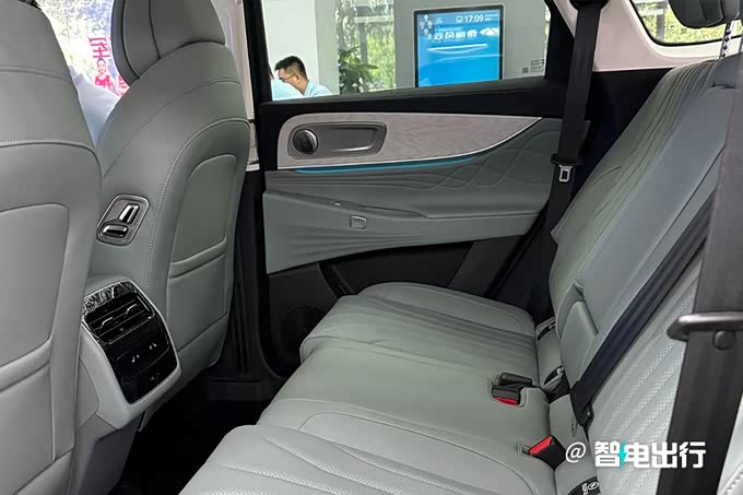 【文章】奇瑞官宣：风云T10定档7月25日！纯电跑210Km，配置强到犯规_车家号_汽车之家