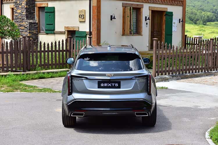 全新一代凯迪拉克XT5首发 外观更新 配33英寸9K曲面屏_车家号_发现车生活_汽车之家