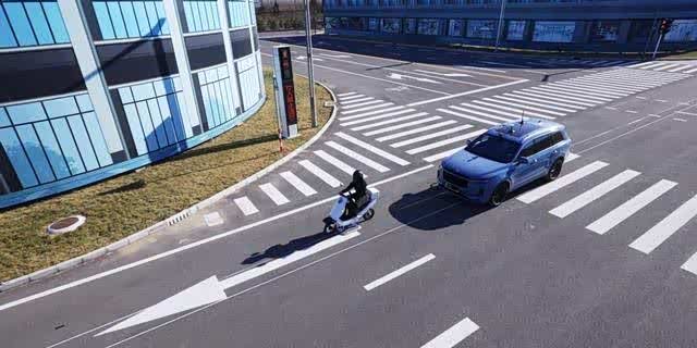 匠聊：AEB是汽车未来标配的技术，那么到底什么AEB？靠不靠谱呢？_车家号_发现车生活_汽车之家