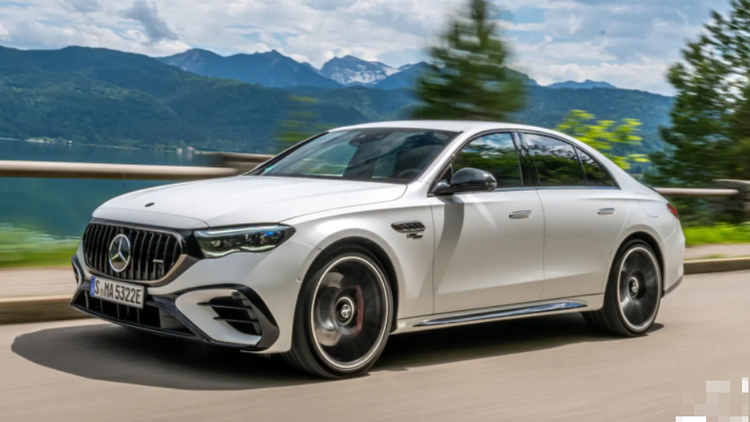 全新奔驰AMG E53实车图海外亮相，外观线条动感，动力升级更强劲_车家号_发现车生活_汽车之家