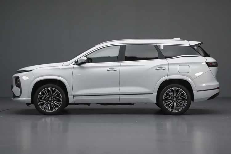 都是理想平替！选择6座新能源SUV，新款山海L9、零跑C16怎么选？_车家号_发现车生活_汽车之家