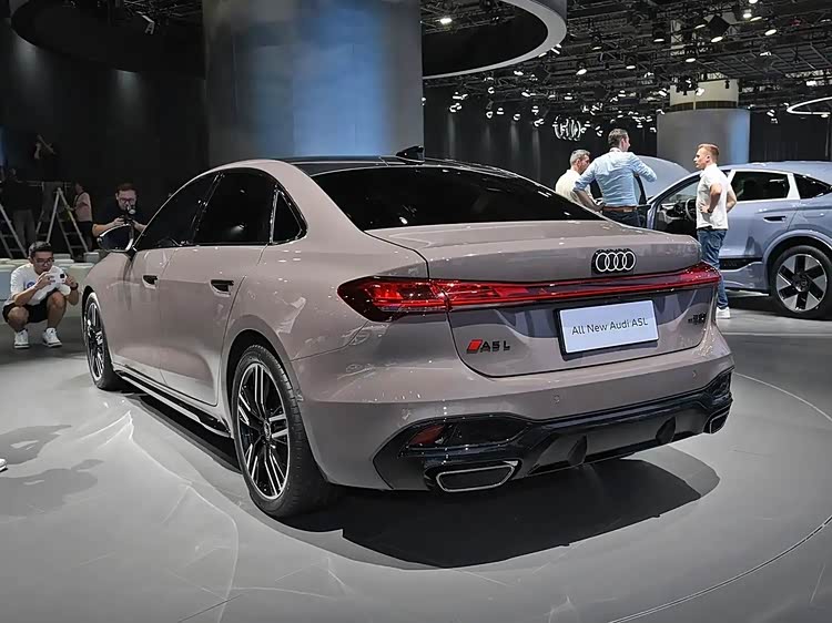 【文章】全新奥迪A5L三大升级！运动外观+三联屏内饰+华为智驾，A4L或退位_车家号_汽车之家