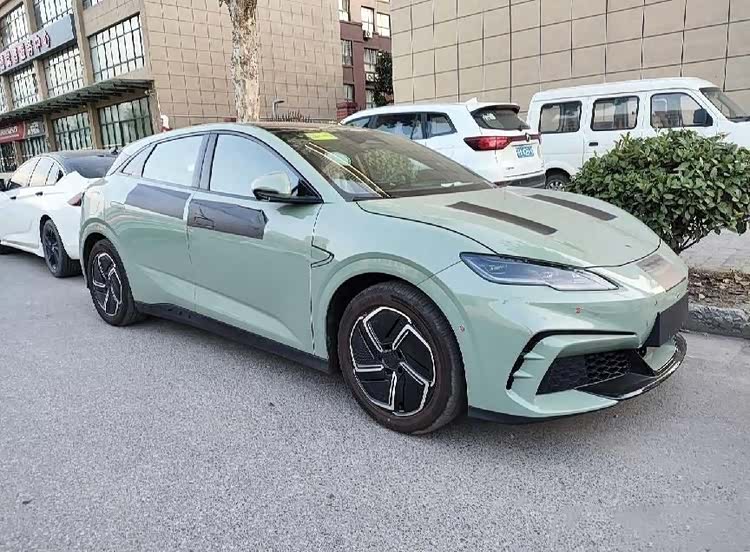 纯电钢炮海豹06GT实拍，4驱310千瓦，车长超4米6比海豚大_车家号_发现车生活_汽车之家