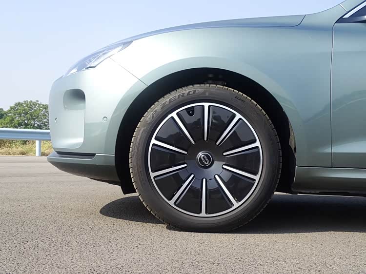 倍耐力P Zero ELECT电动轮胎为问界M5带来了满满的运动激情_车家号_发现车生活_汽车之家