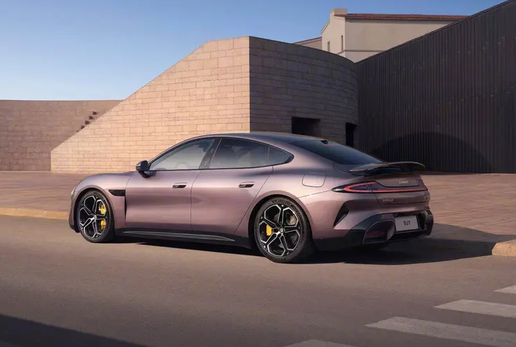 智能化汽车时代，极氪007、小米SU7与Model 3的智能化竞速_车家号_发现车生活_汽车之家