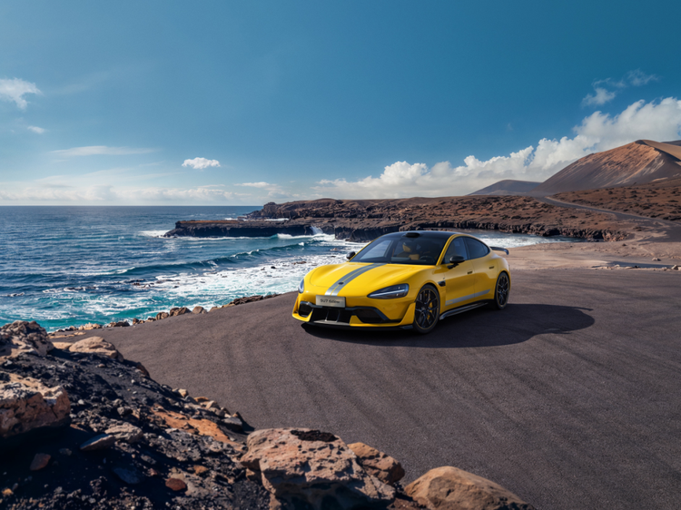 巅峰性能科技轿车小米SU7 Ultra发布 预售价81.49万元_车家号_发现车生活_汽车之家