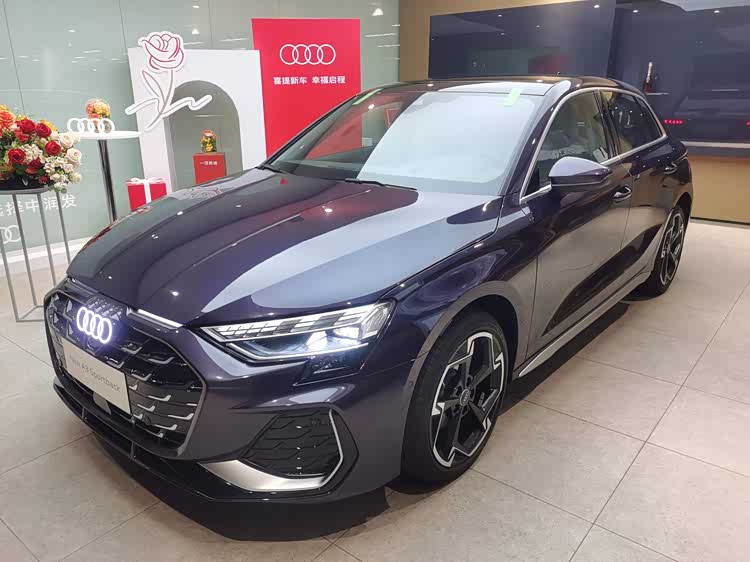 【文章】2025款奥迪A3实车到店！尺寸升级，配发光logo，换装1.5T发动机_车家号_汽车之家