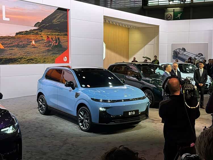 定价10-15万级/明年上市，零跑B10首发亮相，比亚迪元PLUS同级_车家号_发现车生活_汽车之家