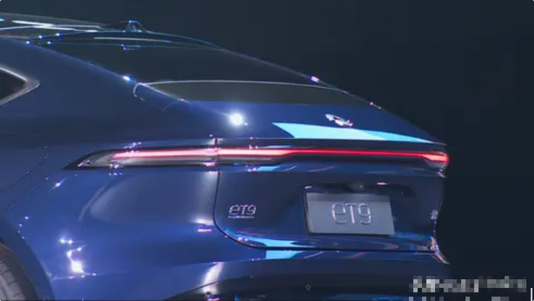 【文章】78.8万起！蔚来ET9正式上市，配三颗激光雷达，搭520kW动力_车家号_汽车之家