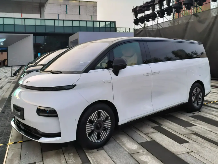 吉利翼真L380上市，电动中大型MPV/可选四驱，售价37.99万元起_车家号_发现车生活_汽车之家