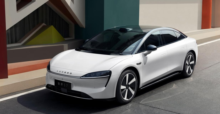 智界S7对决25款极氪007、小米SU7：三款智能豪华轿车的终极测试！_车家号_发现车生活_汽车之家