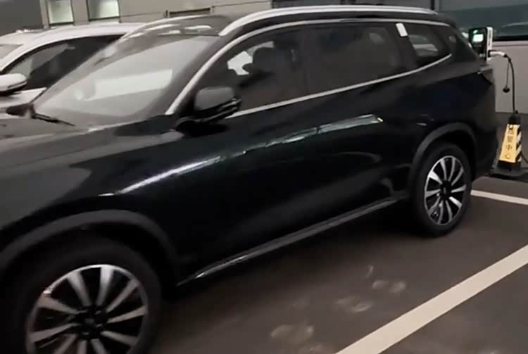 奇瑞风云T8到店！2米71轴距+1.5T插混动力，8155加持，前脸抢眼！_车家号_发现车生活_汽车之家