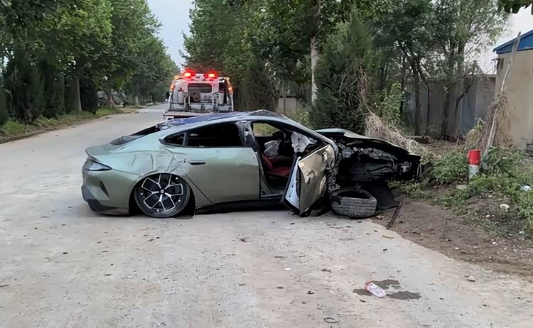 失控1死3伤，或SU7首起致死车祸！小米回应来了_车家号_发现车生活_汽车之家