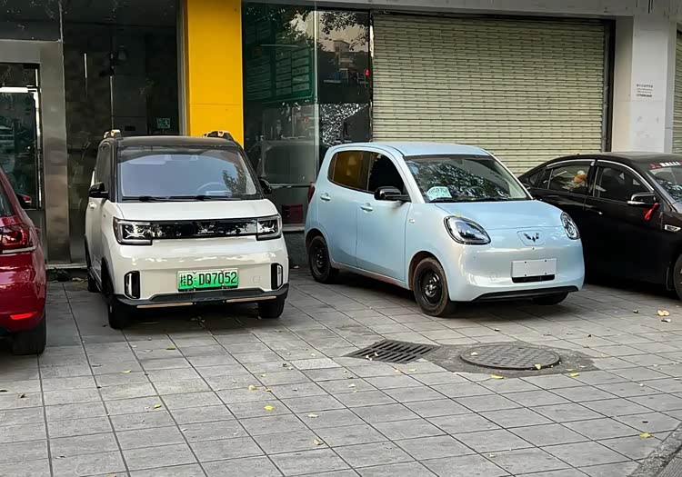 五菱再放大招！25款宏光MINIEV，五门四座配置，续航直逼205km_车家号_发现车生活_汽车之家