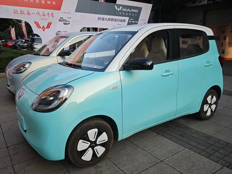 五菱再放大招！25款宏光MINIEV，五门四座配置，续航直逼205km_车家号_发现车生活_汽车之家