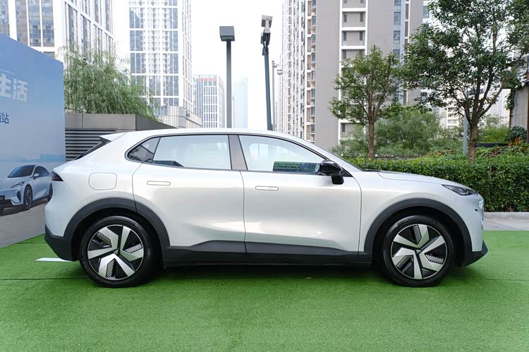 体验深蓝S05，兼顾科技与居家，智趣光影大灯亮眼_车家号_发现车生活_汽车之家