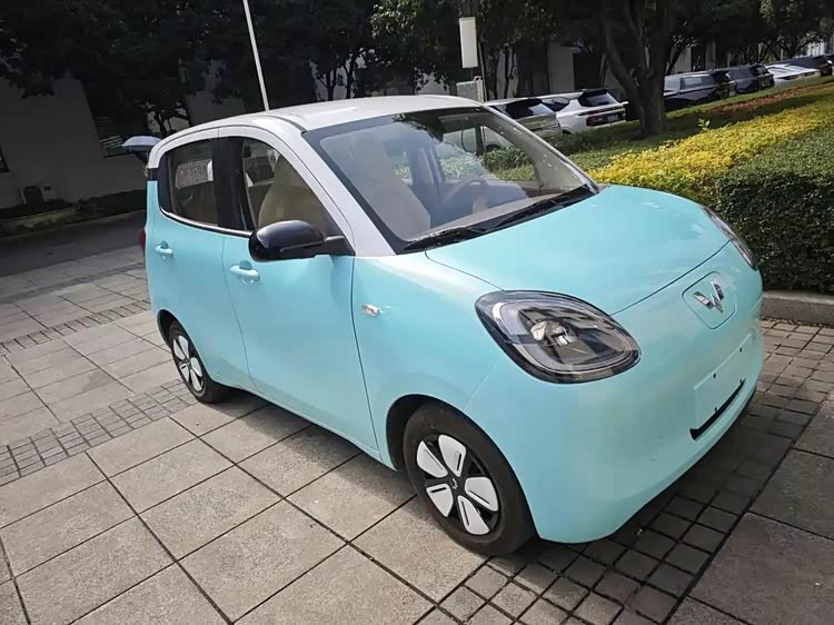 第四代宏光MINIEV实车曝光，尺寸加大新增四门版，续航突破200km_车家号_发现车生活_汽车之家